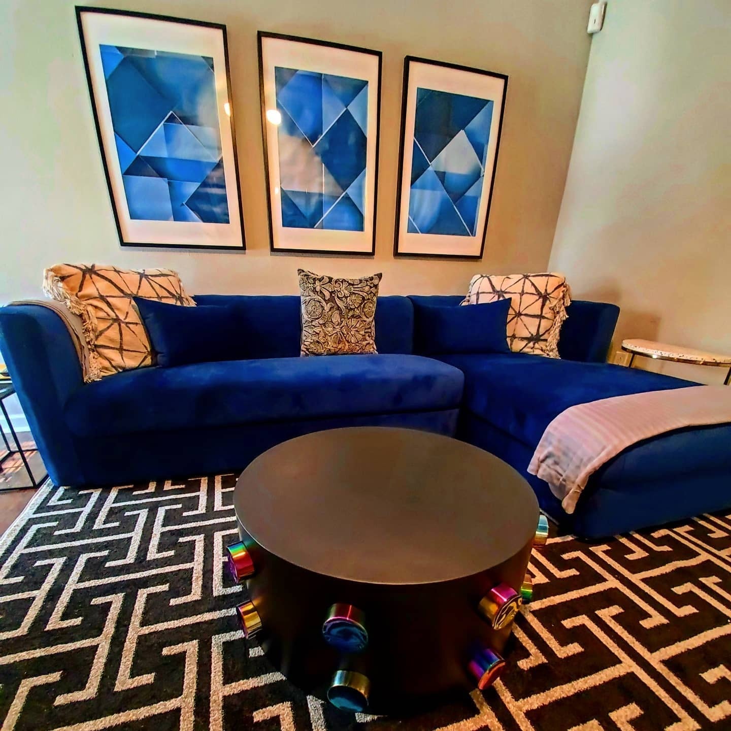 18 Colorful Funky Living Room Ideas – Pixelify