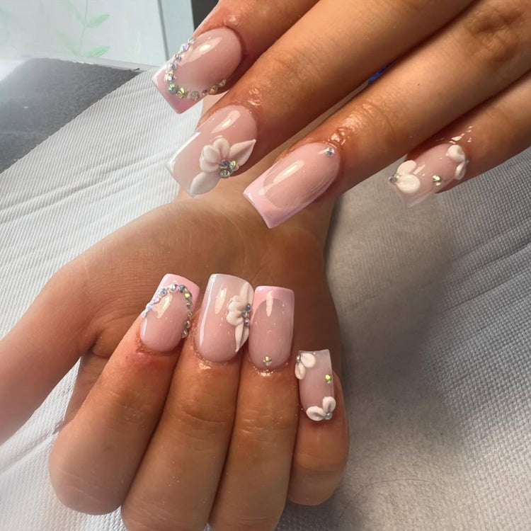 15 Eye-Catching Prom Nail Ideas to Inspire You – Pixelify