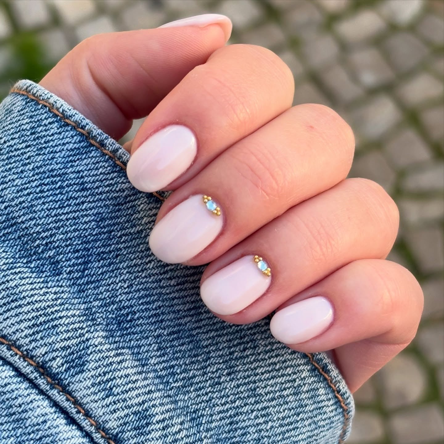 15 Small Nail Ideas That Balance Simplicity and Artistry – Pixelify