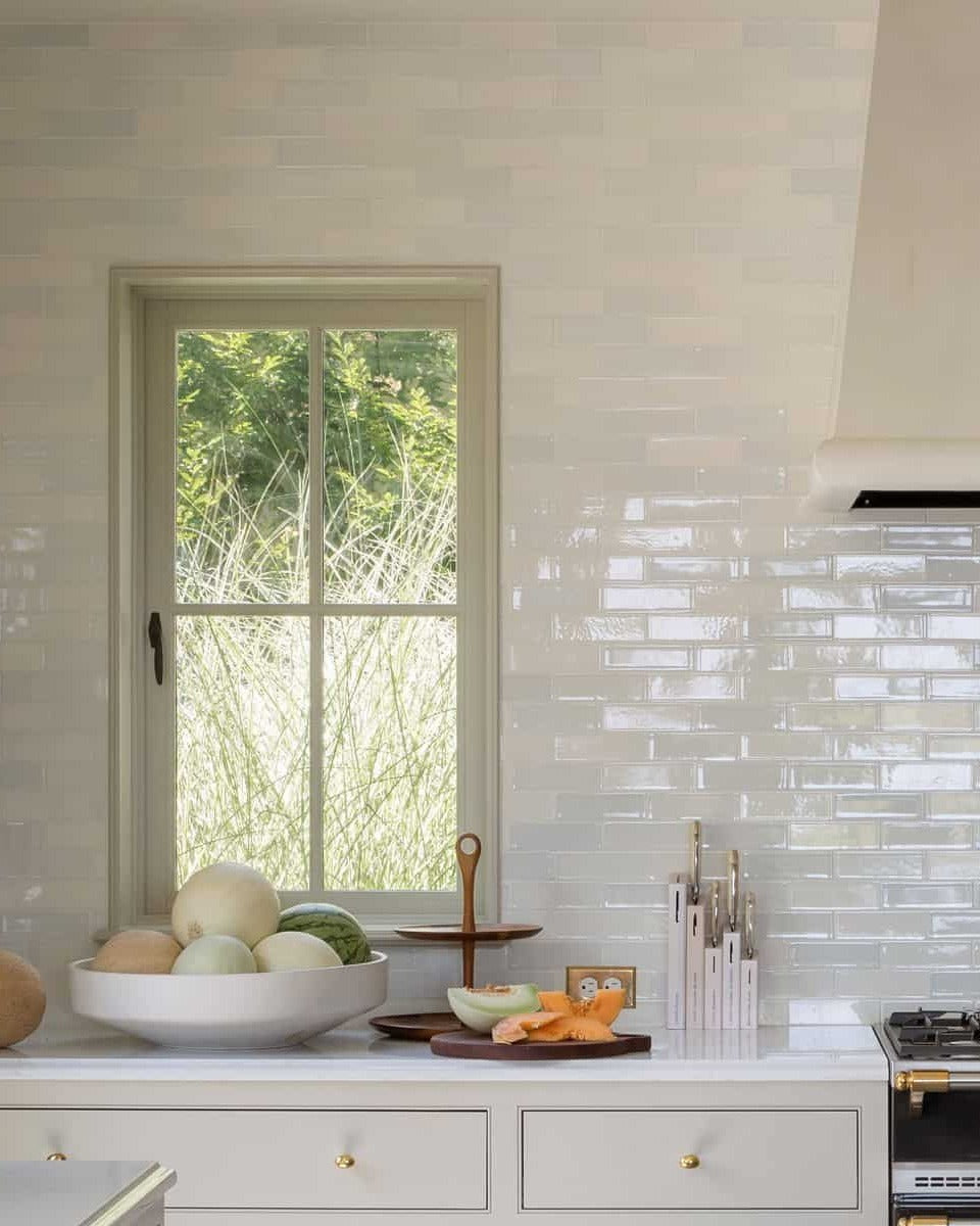 16 White Kitchen Backsplash Ideas That Make a Statement – Pixelify